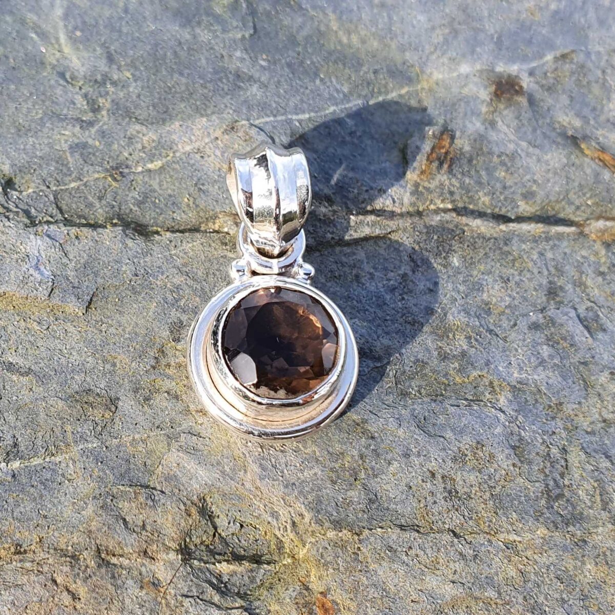 Petit Pendentif Quartz Fumé - Ancrage - Bijoux Féenomen®